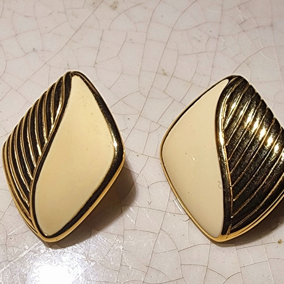 Monet | Jewelry | Vintage Monet Back Signed Cream Enamel And Gold ...